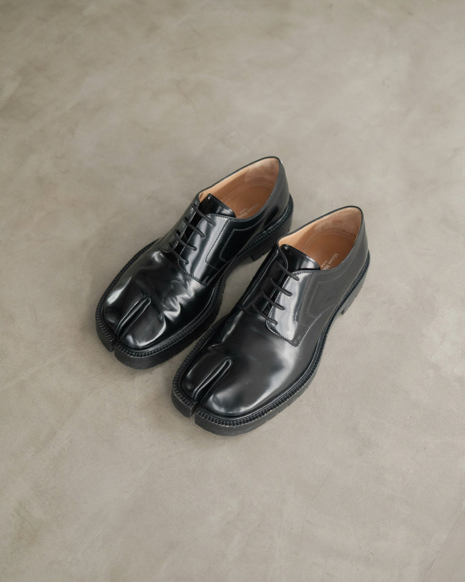 MAISON MARGIELA Leather Tabi Derby – Around The Shoes